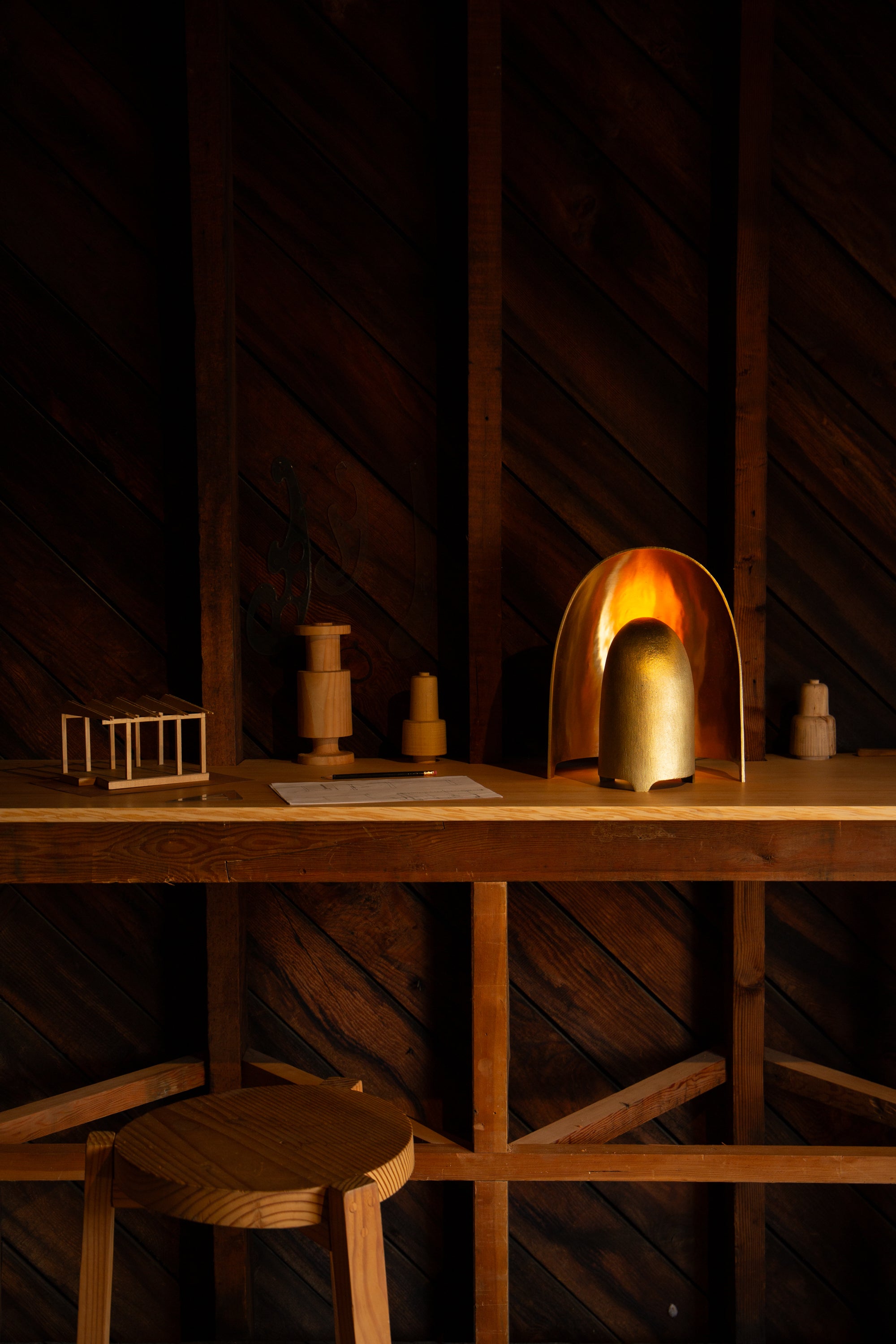 Vertical Echo Lifestyle – Ravenhill Studio