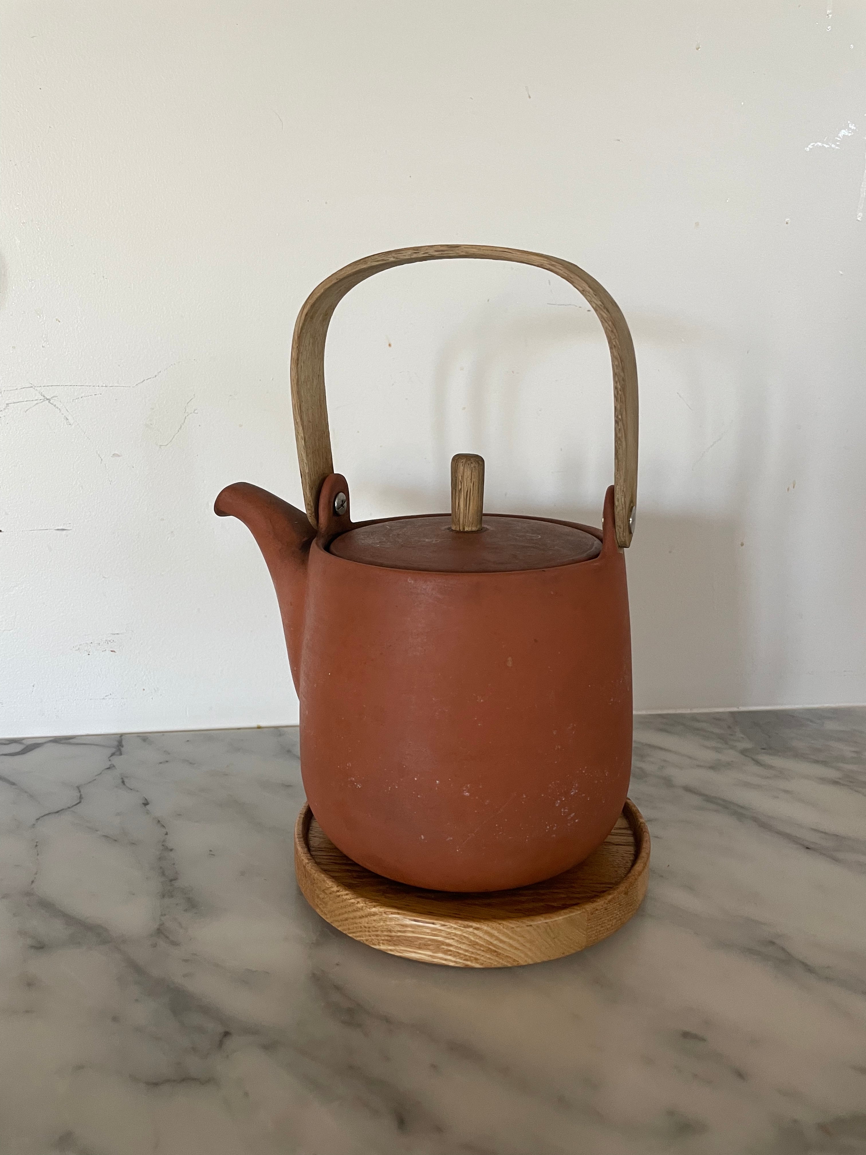 Sue Pryke Teapot – Ravenhill Studio